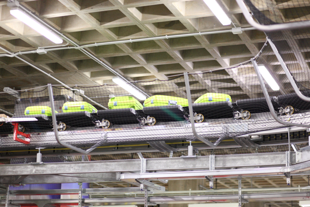 Wireless charging and power solutions for material handling industries ...